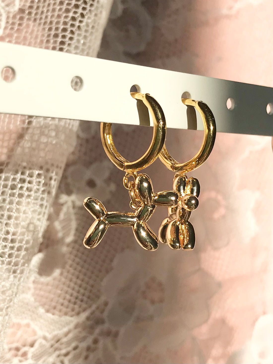 Balloon Dog Huggies – The Fourth